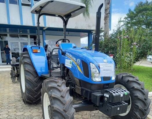 Timbé do Sul recebe trator e implemento para agricultura - Portal C1