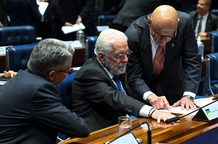 Rolando Christian Coelho | Lei da Dosimetria é aprovada no Senado ...